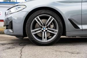 Pelēks BMW 530 2022 Viļņa, ar dzinēja tilpumu 2.99 L un nobraukumu 144 tūkst. km par 39900 €, foto 35 vietnē AUTOMOTO.COM.LV