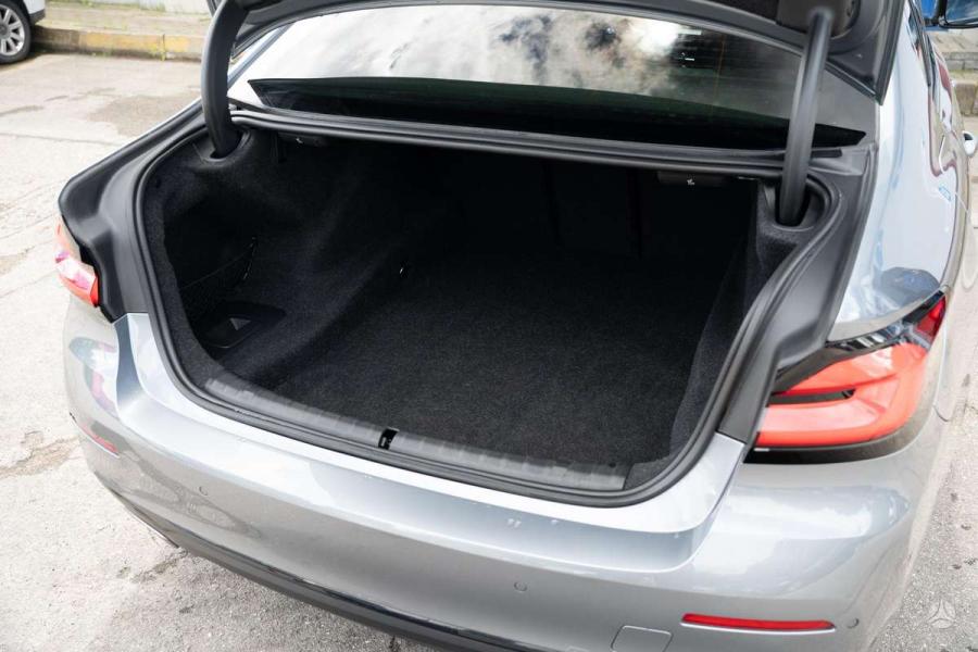 Pelēks BMW 530 2022 Viļņa, ar dzinēja tilpumu 2.99 L un nobraukumu 144 tūkst. km par 39900 €, foto 36 vietnē AUTOMOTO.COM.LV