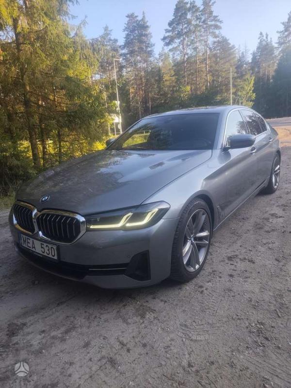 Pelēks BMW 530 2022 Viļņa, ar dzinēja tilpumu 2.00 L un nobraukumu 122 tūkst. km par 28000 €, foto 2 vietnē AUTOMOTO.COM.LV