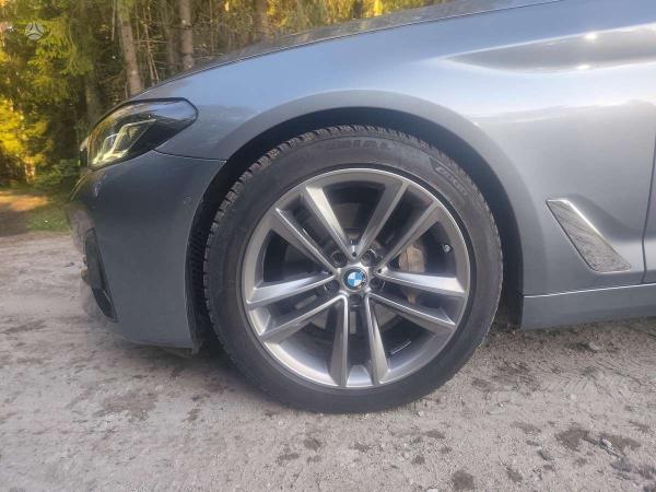 Pelēks BMW 530 2022 Viļņa, ar dzinēja tilpumu 2.00 L un nobraukumu 122 tūkst. km par 28000 €, foto 4 vietnē AUTOMOTO.COM.LV