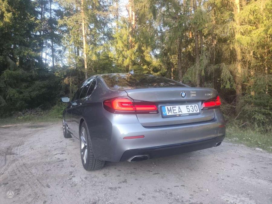 Pelēks BMW 530 2022 Viļņa, ar dzinēja tilpumu 2.00 L un nobraukumu 122 tūkst. km par 28000 €, foto 8 vietnē AUTOMOTO.COM.LV