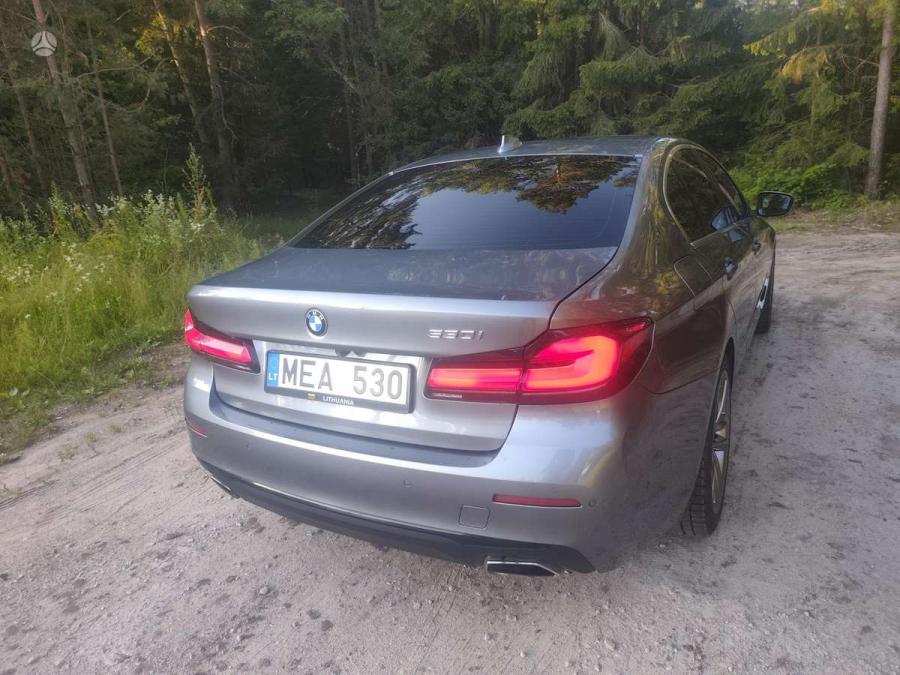 Pelēks BMW 530 2022 Viļņa, ar dzinēja tilpumu 2.00 L un nobraukumu 122 tūkst. km par 28000 €, foto 9 vietnē AUTOMOTO.COM.LV