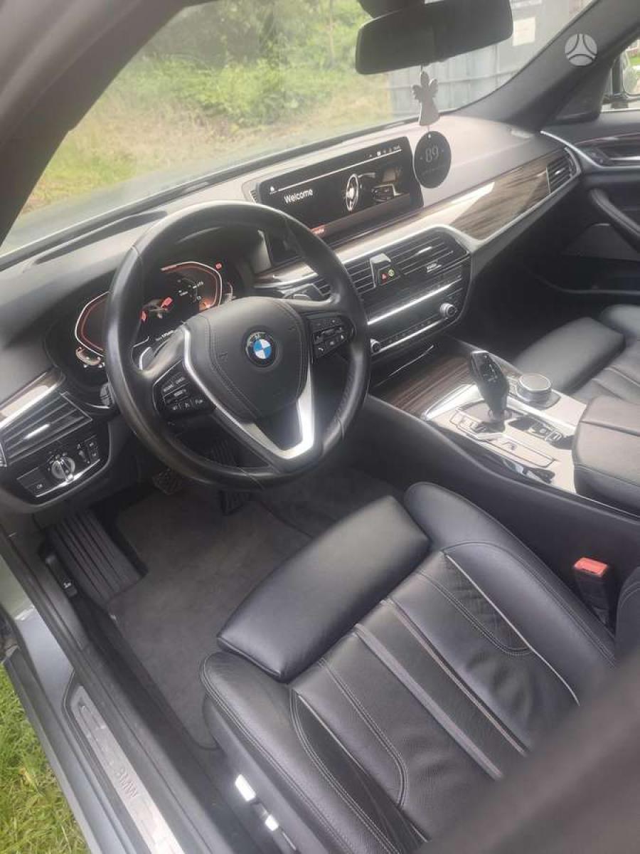 Pelēks BMW 530 2022 Viļņa, ar dzinēja tilpumu 2.00 L un nobraukumu 122 tūkst. km par 28000 €, foto 10 vietnē AUTOMOTO.COM.LV