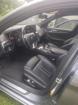 Pelēks BMW 530 2022 Viļņa, ar dzinēja tilpumu 2.00 L un nobraukumu 122 tūkst. km par 28000 €, foto 11 vietnē AUTOMOTO.COM.LV