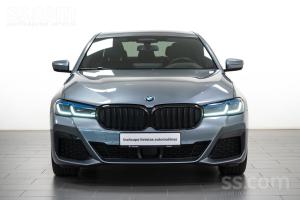Pelēks BMW 530 2022 Rīga, ar dzinēja tilpumu 2.00 L un nobraukumu 63 tūkst. km par 38500 €, foto 4 vietnē AUTOMOTO.COM.LV