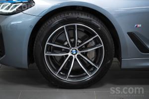 Pelēks BMW 530 2022 Rīga, ar dzinēja tilpumu 2.00 L un nobraukumu 63 tūkst. km par 38500 €, foto 11 vietnē AUTOMOTO.COM.LV