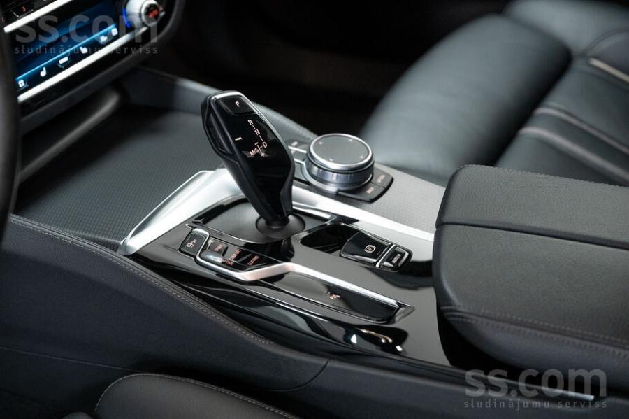Pelēks BMW 530 2022 Rīga, ar dzinēja tilpumu 2.00 L un nobraukumu 63 tūkst. km par 38500 €, foto 15 vietnē AUTOMOTO.COM.LV