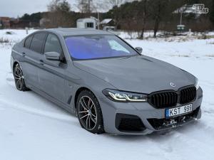 Pelēks BMW 530 2023 Kauņa, ar dzinēja tilpumu 2.00 L un nobraukumu 62 tūkst. km par 38500 €, foto 2 vietnē AUTOMOTO.COM.LV