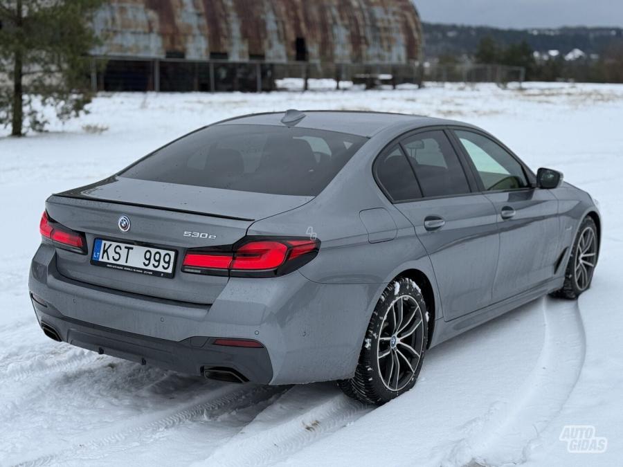 Pelēks BMW 530 2023 Kauņa, ar dzinēja tilpumu 2.00 L un nobraukumu 62 tūkst. km par 38500 €, foto 3 vietnē AUTOMOTO.COM.LV