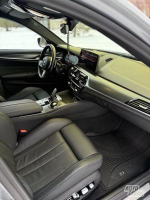 Pelēks BMW 530 2023 Kauņa, ar dzinēja tilpumu 2.00 L un nobraukumu 62 tūkst. km par 38500 €, foto 7 vietnē AUTOMOTO.COM.LV