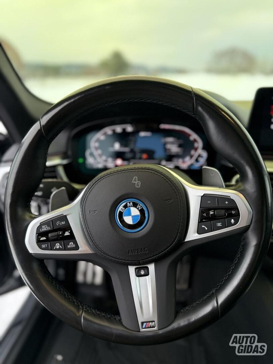 Pelēks BMW 530 2023 Kauņa, ar dzinēja tilpumu 2.00 L un nobraukumu 62 tūkst. km par 38500 €, foto 16 vietnē AUTOMOTO.COM.LV