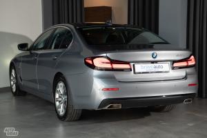 Grey BMW 530 2023 in Kaunas, with an engine capacity of 2.00 L and mileage of 84 thousand km for 34441 €, photo 8 on AUTOMOTO.COM.LV