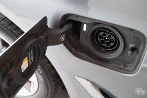 Grey BMW 530 2023 in Kaunas, with an engine capacity of 2.00 L and mileage of 84 thousand km for 34441 €, photo 23 on AUTOMOTO.COM.LV