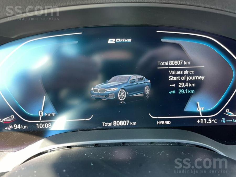 Pelēks BMW 530 2023 Rīga, ar dzinēja tilpumu 2.00 L un nobraukumu 81 tūkst. km par 37500 €, foto 24 vietnē AUTOMOTO.COM.LV