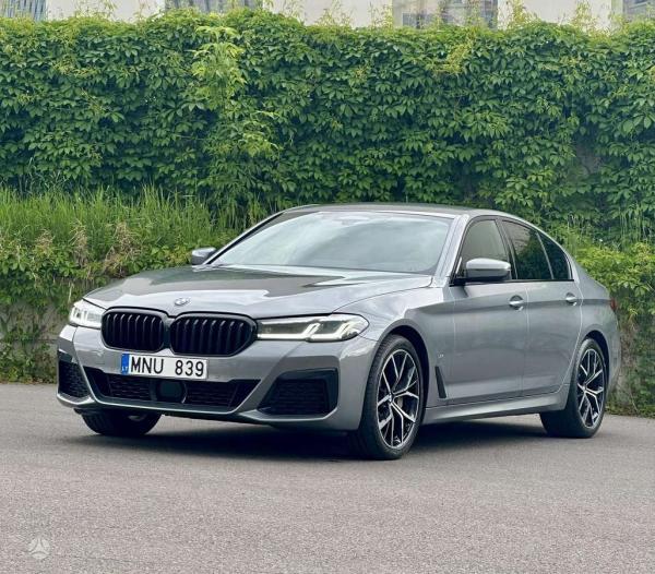 Grey BMW 530 2023 in Vilnius, with an engine capacity of 2.00 L and mileage of 43 thousand km for 45900 €, photo 1 on AUTOMOTO.COM.LV