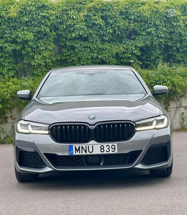 Grey BMW 530 2023 in Vilnius, with an engine capacity of 2.00 L and mileage of 43 thousand km for 45900 €, photo 2 on AUTOMOTO.COM.LV