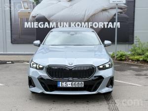 Pelēks BMW 530 2024 Rīga, ar dzinēja tilpumu 2.00 L un nobraukumu 30 tūkst. km par 51500 €, foto 3 vietnē AUTOMOTO.COM.LV