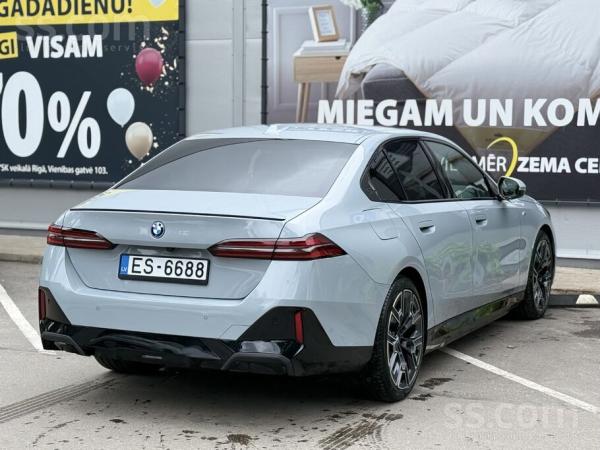 Pelēks BMW 530 2024 Rīga, ar dzinēja tilpumu 2.00 L un nobraukumu 30 tūkst. km par 51500 €, foto 4 vietnē AUTOMOTO.COM.LV
