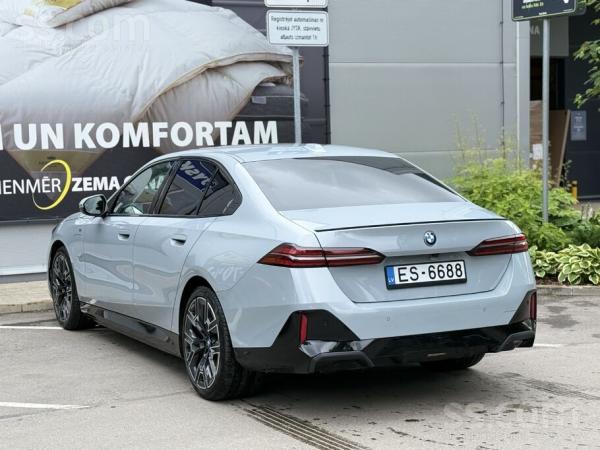 Pelēks BMW 530 2024 Rīga, ar dzinēja tilpumu 2.00 L un nobraukumu 30 tūkst. km par 51500 €, foto 5 vietnē AUTOMOTO.COM.LV