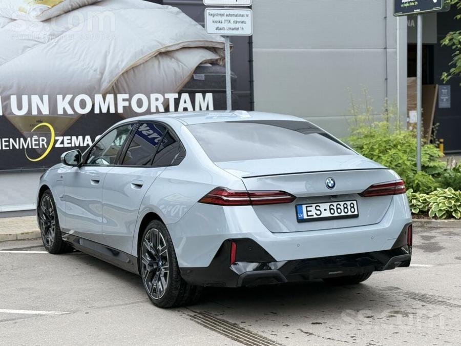Pelēks BMW 530 2024 Rīga, ar dzinēja tilpumu 2.00 L un nobraukumu 30 tūkst. km par 51500 €, foto 6 vietnē AUTOMOTO.COM.LV
