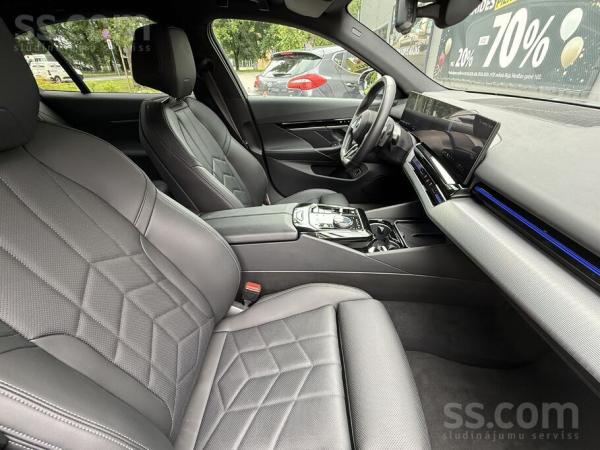 Pelēks BMW 530 2024 Rīga, ar dzinēja tilpumu 2.00 L un nobraukumu 30 tūkst. km par 51500 €, foto 9 vietnē AUTOMOTO.COM.LV