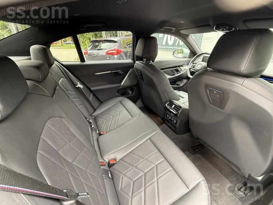 Pelēks BMW 530 2024 Rīga, ar dzinēja tilpumu 2.00 L un nobraukumu 30 tūkst. km par 51500 €, foto 14 vietnē AUTOMOTO.COM.LV