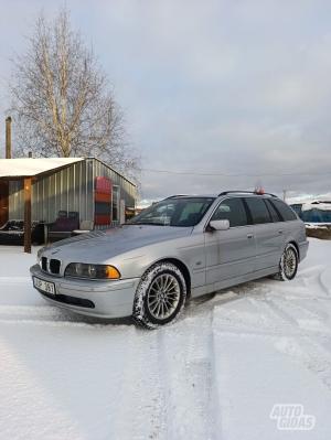 Pelēks BMW 530 2000 Panevēža, ar dzinēja tilpumu 3.00 L un nobraukumu 400 tūkst. km par 1300 €, foto  vietnē AUTOMOTO.COM.LV