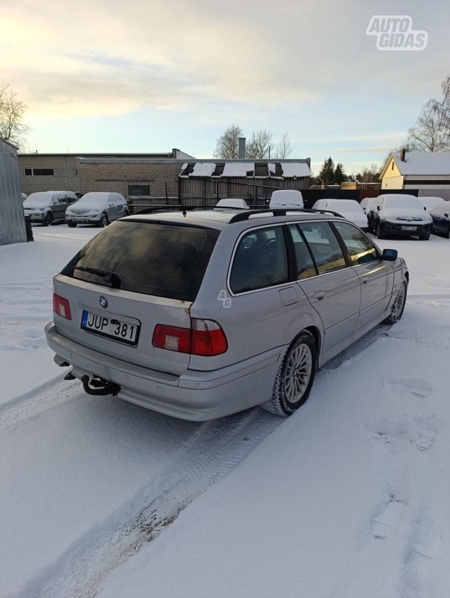 Grey BMW 530 2000 in Panevezys, with an engine capacity of 3.00 L and mileage of 400 thousand km for 1300 €, photo 16 on AUTOMOTO.COM.LV