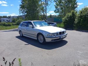 Pelēks BMW 530 2000 Viļņa, ar dzinēja tilpumu 2.90 L un nobraukumu 308 tūkst. km par 1300 €, foto  vietnē AUTOMOTO.COM.LV