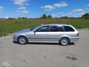 Pelēks BMW 530 2000 Viļņa, ar dzinēja tilpumu 2.90 L un nobraukumu 308 tūkst. km par 1300 €, foto 7 vietnē AUTOMOTO.COM.LV