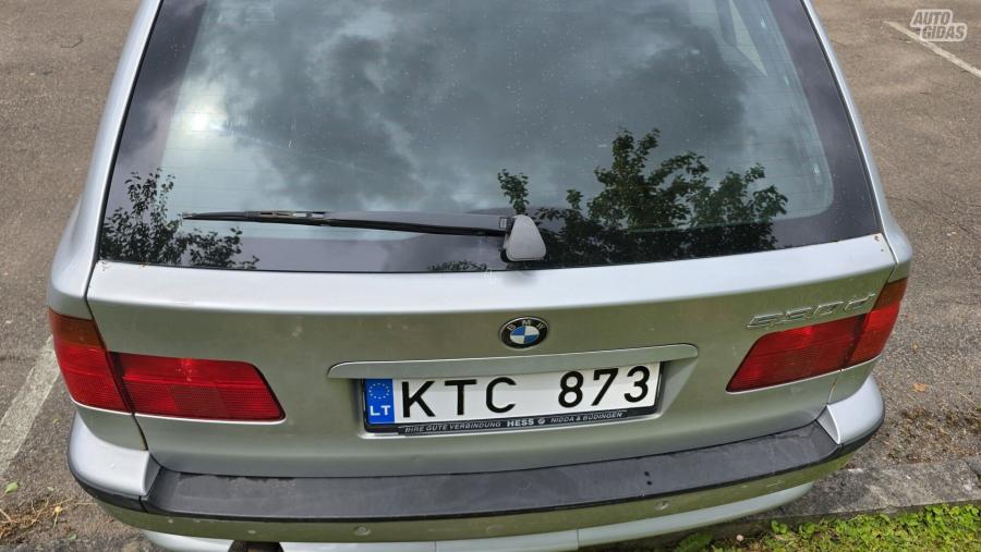 Pelēks BMW 530 2000 Kretinga, ar dzinēja tilpumu 3.00 L un nobraukumu 300 tūkst. km par 1400 €, foto 12 vietnē AUTOMOTO.COM.LV