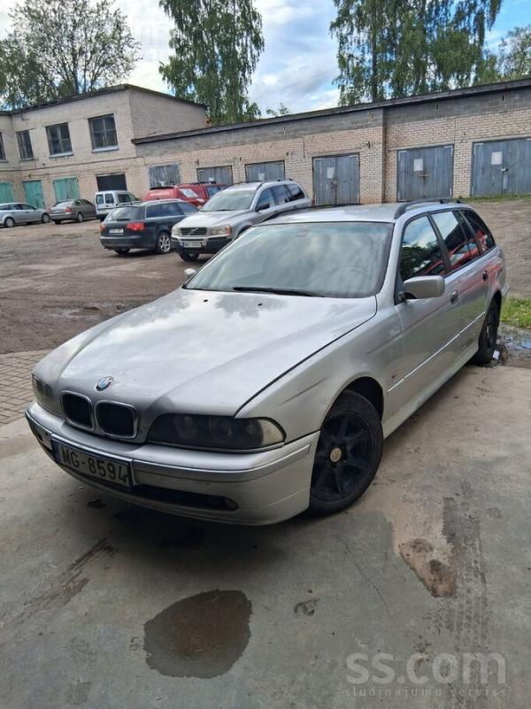 Pelēks BMW 530 2000 Aizkraukle, ar dzinēja tilpumu 3.00 L un nobraukumu 449 tūkst. km par 1850 €, foto 1 vietnē AUTOMOTO.COM.LV