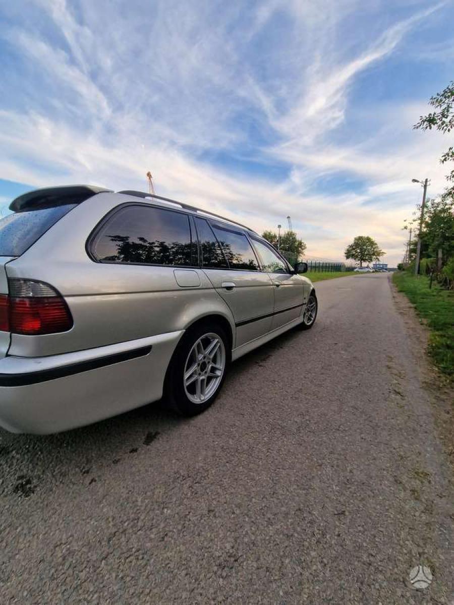 Grey BMW 530 2000 in Klaipeda, with an engine capacity of 2.93 L and mileage of 474 thousand km for 2500 €, photo 11 on AUTOMOTO.COM.LV