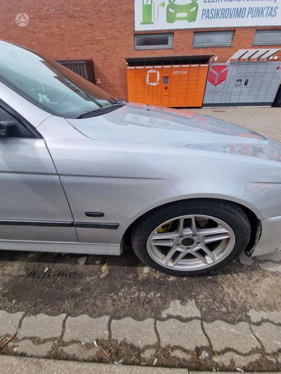 Grey BMW 530 2000 in Klaipeda, with an engine capacity of 2.93 L and mileage of 474 thousand km for 2500 €, photo 14 on AUTOMOTO.COM.LV
