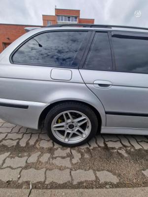 Grey BMW 530 2000 in Klaipeda, with an engine capacity of 2.93 L and mileage of 474 thousand km for 2500 €, photo 18 on AUTOMOTO.COM.LV