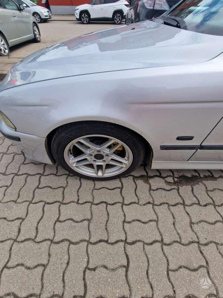 Grey BMW 530 2000 in Klaipeda, with an engine capacity of 2.93 L and mileage of 474 thousand km for 2500 €, photo 23 on AUTOMOTO.COM.LV