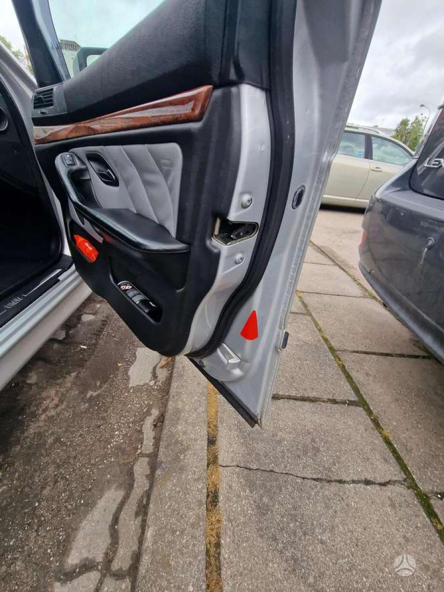 Grey BMW 530 2000 in Klaipeda, with an engine capacity of 2.93 L and mileage of 474 thousand km for 2500 €, photo 29 on AUTOMOTO.COM.LV