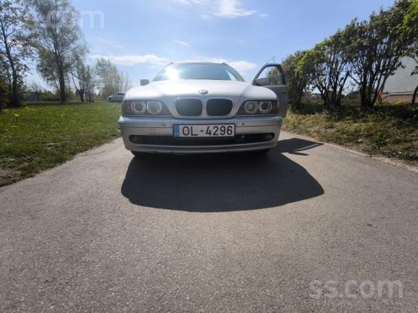 Pelēks BMW 530 2000 Jelgava, ar dzinēja tilpumu 3.00 L un nobraukumu 402 tūkst. km par 1800 €, foto 3 vietnē AUTOMOTO.COM.LV