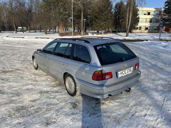 Pelēks BMW 530 2001 Elektrėnai, ar dzinēja tilpumu 3.00 L un nobraukumu 387 tūkst. km par 1650 €, foto 4 vietnē AUTOMOTO.COM.LV