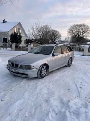Pelēks BMW 530 2001 Alīta, ar dzinēja tilpumu 2.93 L un nobraukumu 372 tūkst. km par 1600 €, foto  vietnē AUTOMOTO.COM.LV