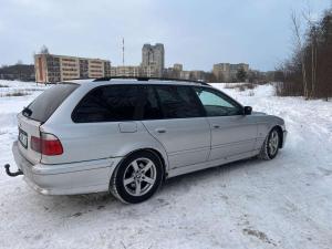 Pelēks BMW 530 2001 Alīta, ar dzinēja tilpumu 2.93 L un nobraukumu 372 tūkst. km par 1600 €, foto 4 vietnē AUTOMOTO.COM.LV