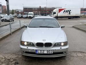Pelēks BMW 530 2001 Kretinga, ar dzinēja tilpumu 3.00 L un nobraukumu 421 tūkst. km par 1350 €, foto  vietnē AUTOMOTO.COM.LV