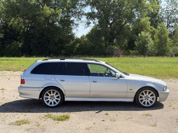 Grey BMW 530 2001 in Siauliai, with an engine capacity of 2.90 L and mileage of 375 thousand km for 1499 €, photo 7 on AUTOMOTO.COM.LV