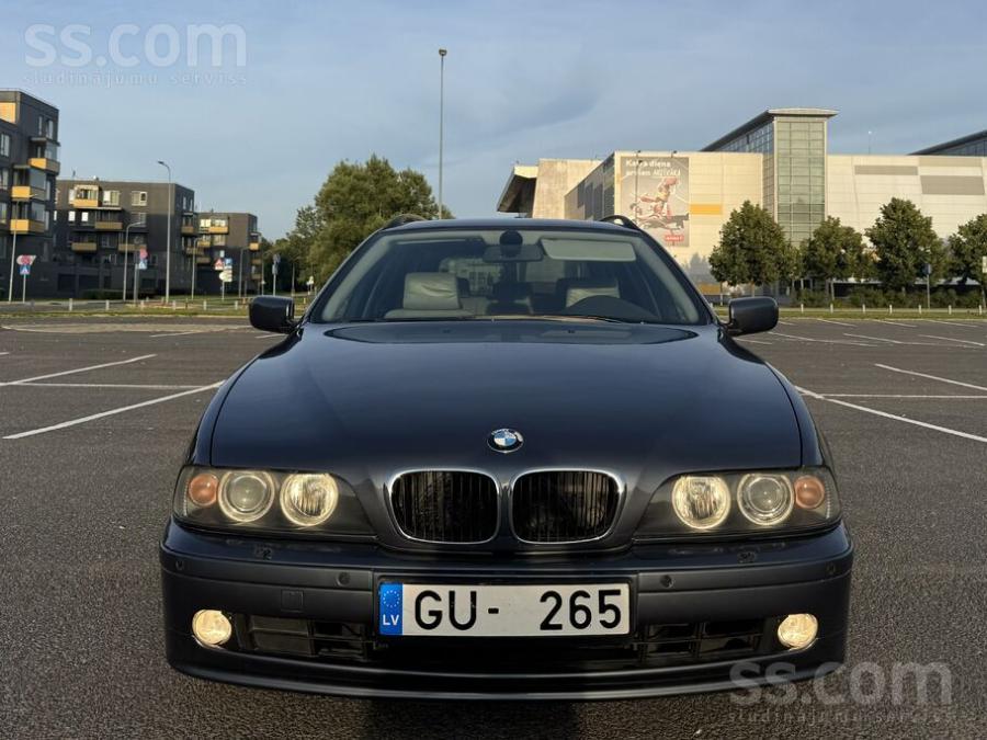 Pelēks BMW 530 2001 Rīga, ar dzinēja tilpumu 3.00 L un nobraukumu 259 tūkst. km par 3950 €, foto 1 vietnē AUTOMOTO.COM.LV