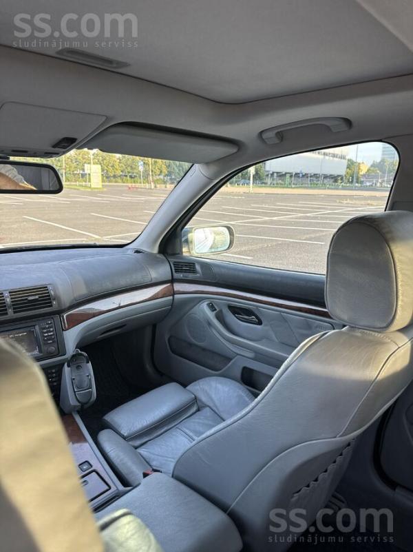 Grey BMW 530 2001 in Riga, with an engine capacity of 3.00 L and mileage of 259 thousand km for 3950 €, photo 5 on AUTOMOTO.COM.LV