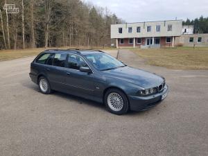 Pelēks BMW 530 2002 Viļņa, ar dzinēja tilpumu 3.00 L un nobraukumu 338 tūkst. km par 899 €, foto 4 vietnē AUTOMOTO.COM.LV