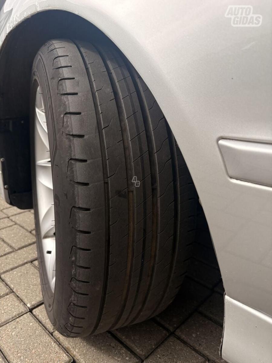 Pelēks BMW 530 2002 Viļņa, ar dzinēja tilpumu 2.90 L un nobraukumu 530 tūkst. km par 3500 €, foto 12 vietnē AUTOMOTO.COM.LV
