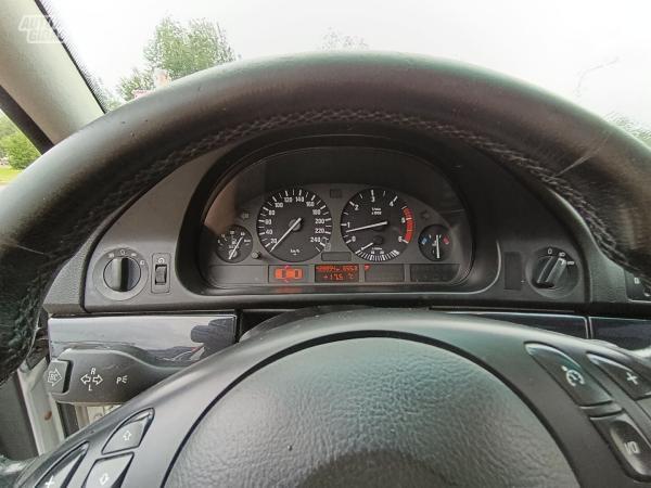 Grey BMW 530 2002 in Alytus, with an engine capacity of 3.00 L and mileage of 429 thousand km for 1250 €, photo 3 on AUTOMOTO.COM.LV