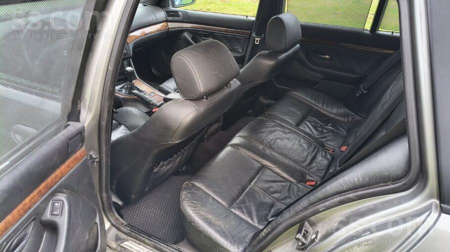 Grey BMW 530 2002 in Jelgava, with an engine capacity of 3.00 L and mileage of 484 thousand km for 2500 €, photo 22 on AUTOMOTO.COM.LV