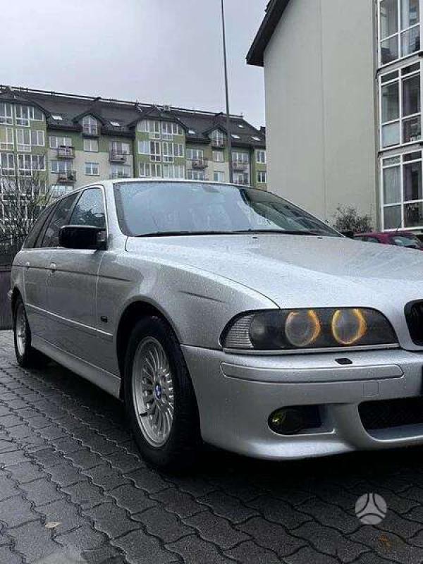 Pelēks BMW 530 2003 Panevēža, ar dzinēja tilpumu 2.93 L un nobraukumu 423 tūkst. km par 2500 €, foto 3 vietnē AUTOMOTO.COM.LV